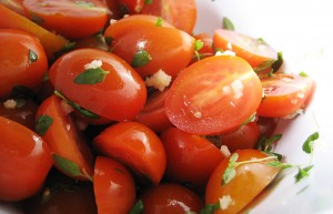 Skøn tomattærte med hvidløg og frisk timian